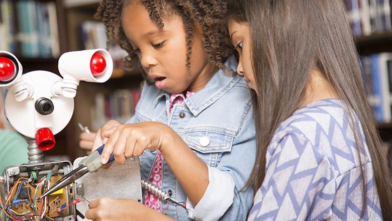 Multimedia Campaign Encourages Girls to Pursue a Career in Technology