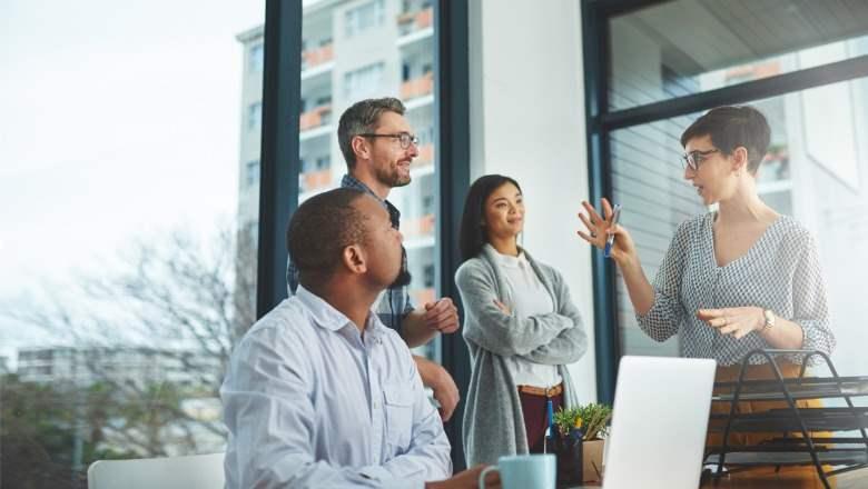 Why Communication and a Peer Network Help Build Effective Leaders